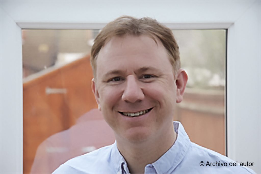 Dr. Gareth Moore - Penguin Livros